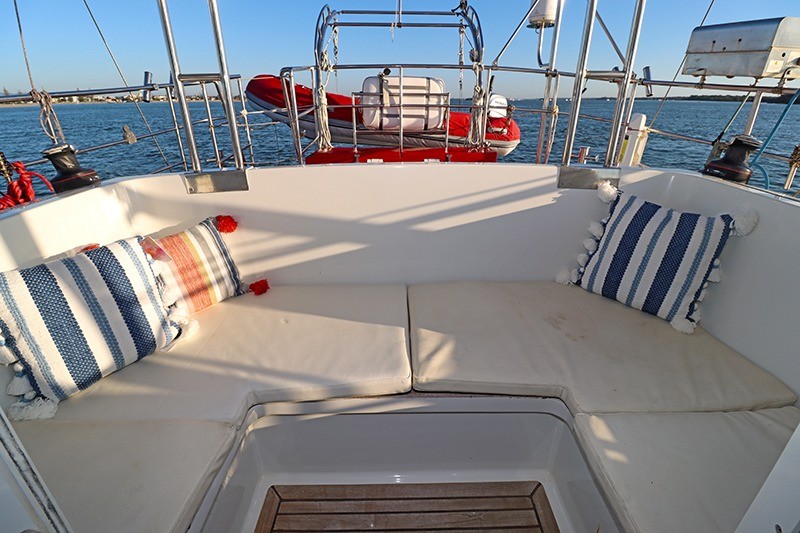 Diesel Duck 46+2 – Anchorline