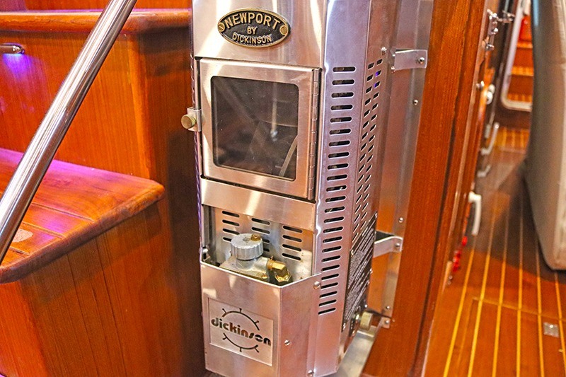 Diesel Duck 46+2 – Anchorline